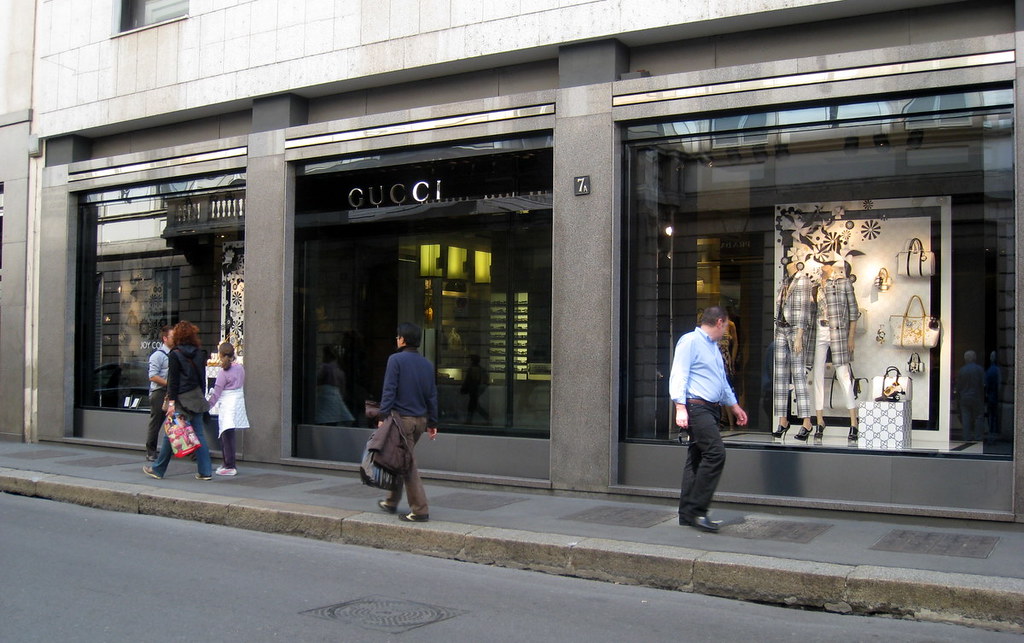 fashion shoppers Can Find Clothing While On Vacation In Different Parts ...