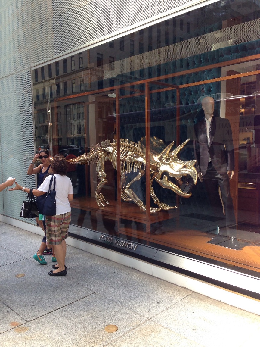 Most People Do window shopping And Merchandising Display's Help The ...